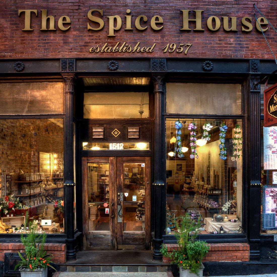 The Spice House » purveyor of fine spices, herbs, blends, extracts.
